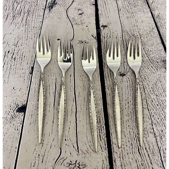 Oneida | Kitchen | Oneida Community Venetia Mcm Salad Forks Stainless ...